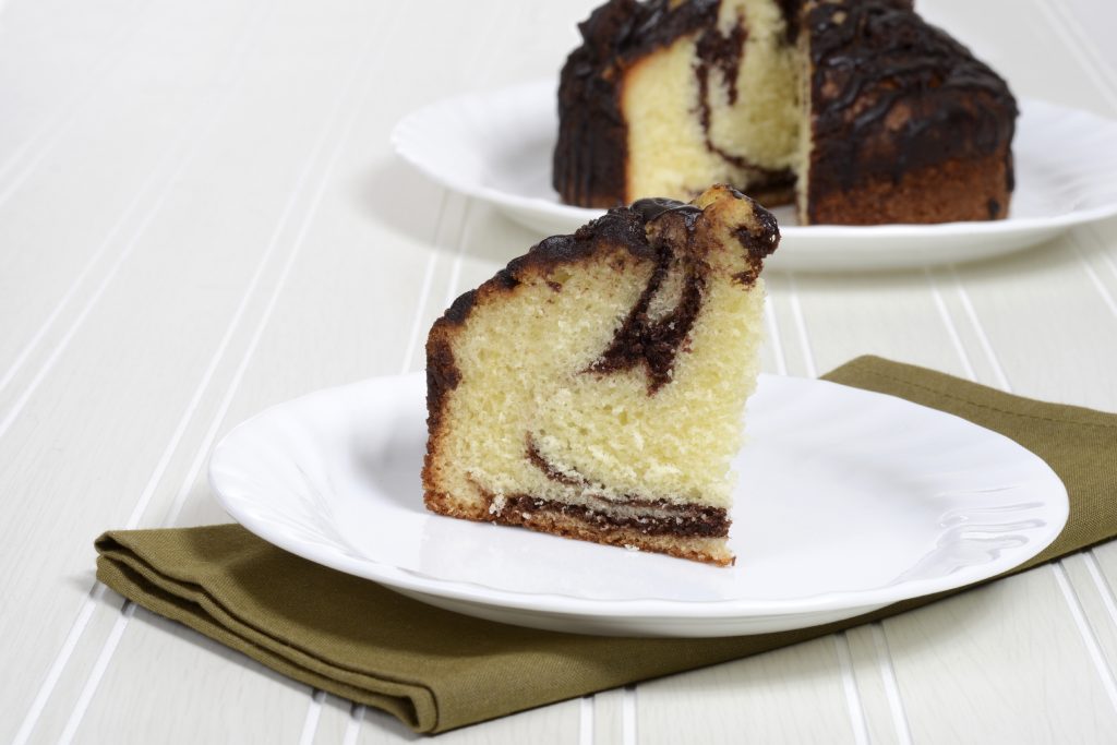 Chocolate & Vanilla Marble Cake | ILoveCooking