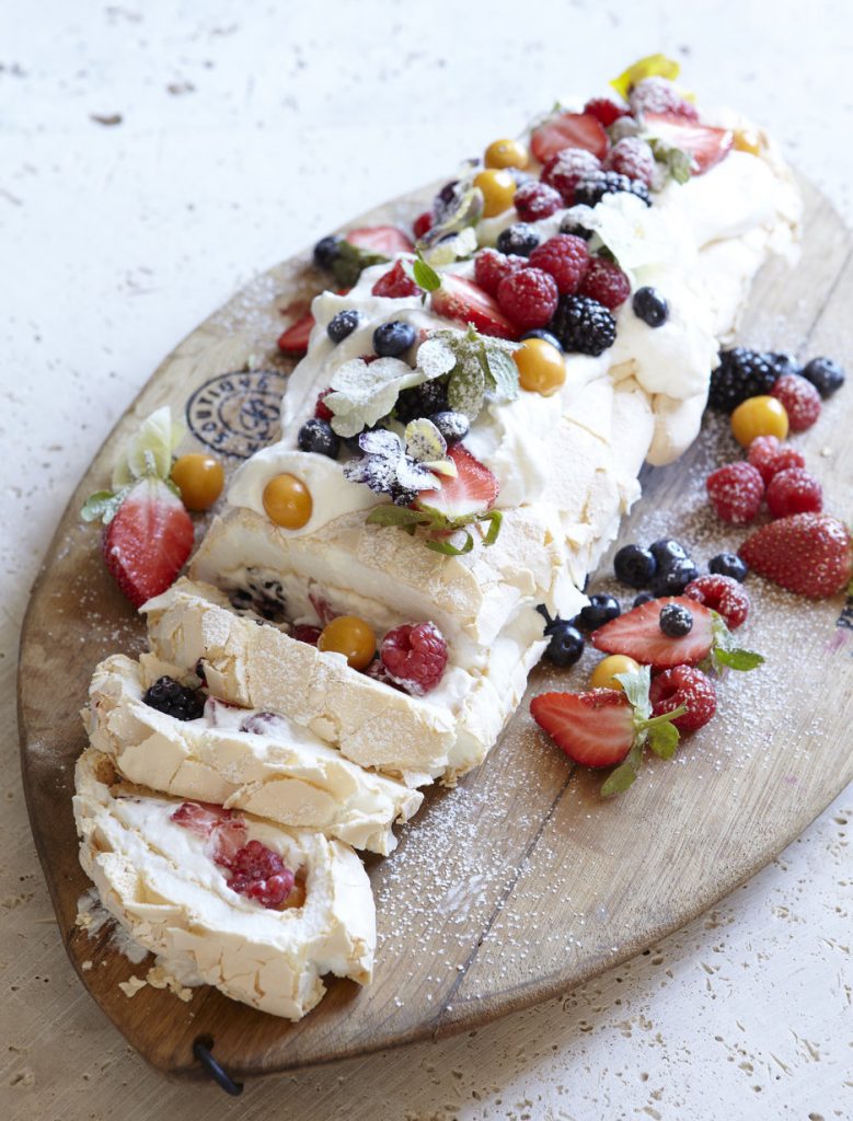 Berry Baileys Meringue Roulade | ILoveCooking