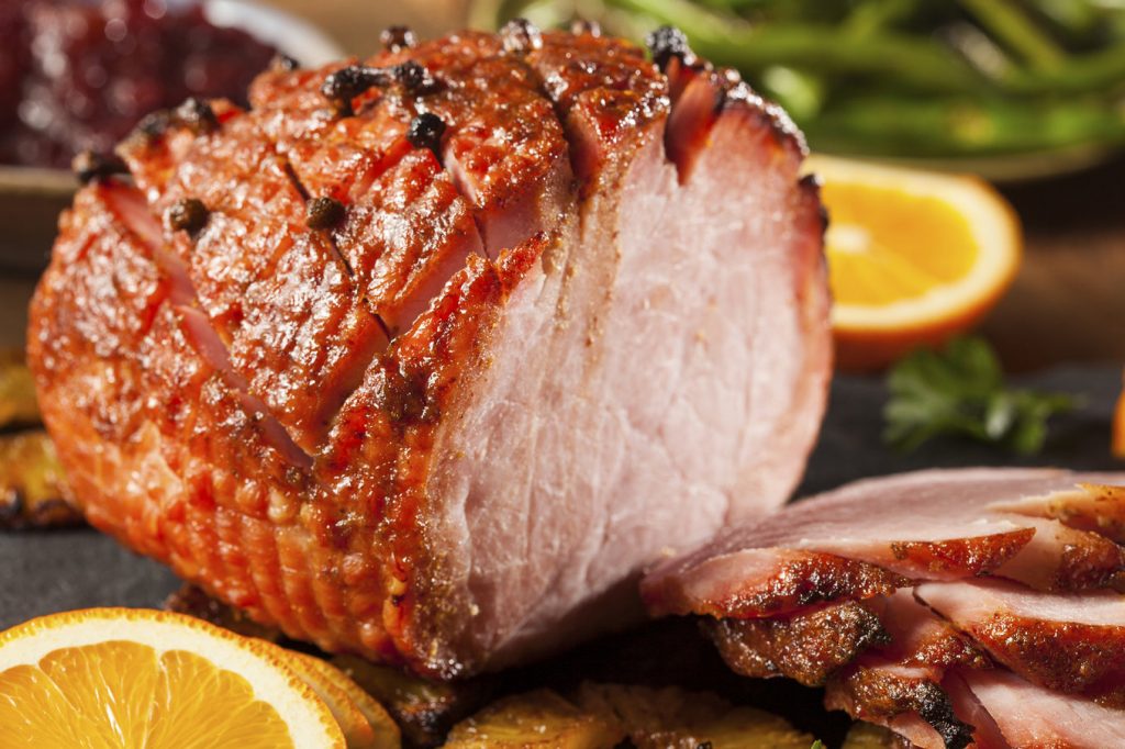 Honey Glazed Ham with Parsley Sauce | ILoveCooking