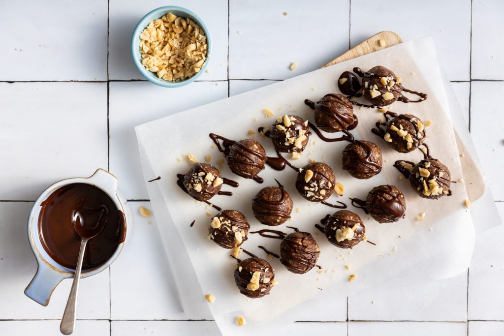Snickers-Style Energy Bites | ILoveCooking